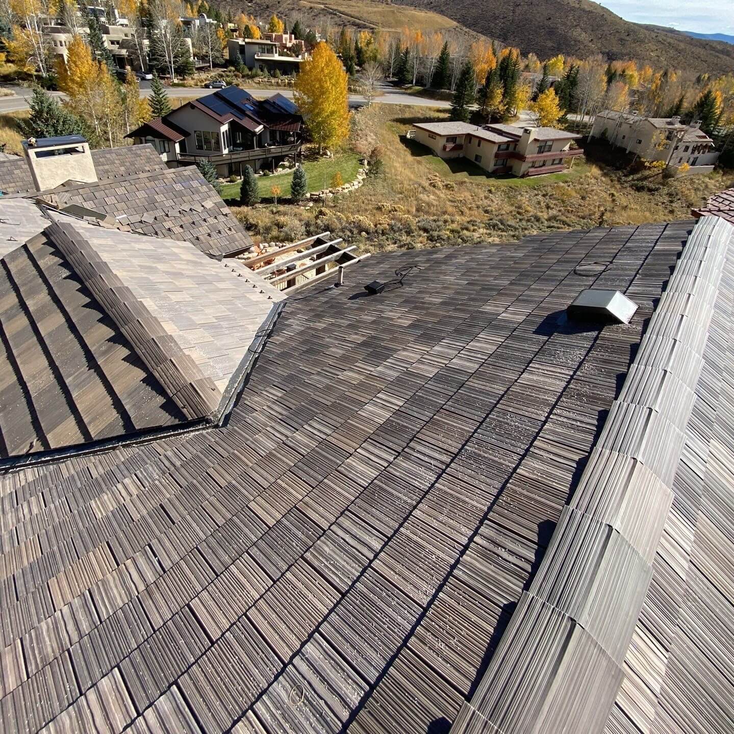 DaVinci vs. F-Wave: Which Synthetic Roofing Material Manufacturer ...